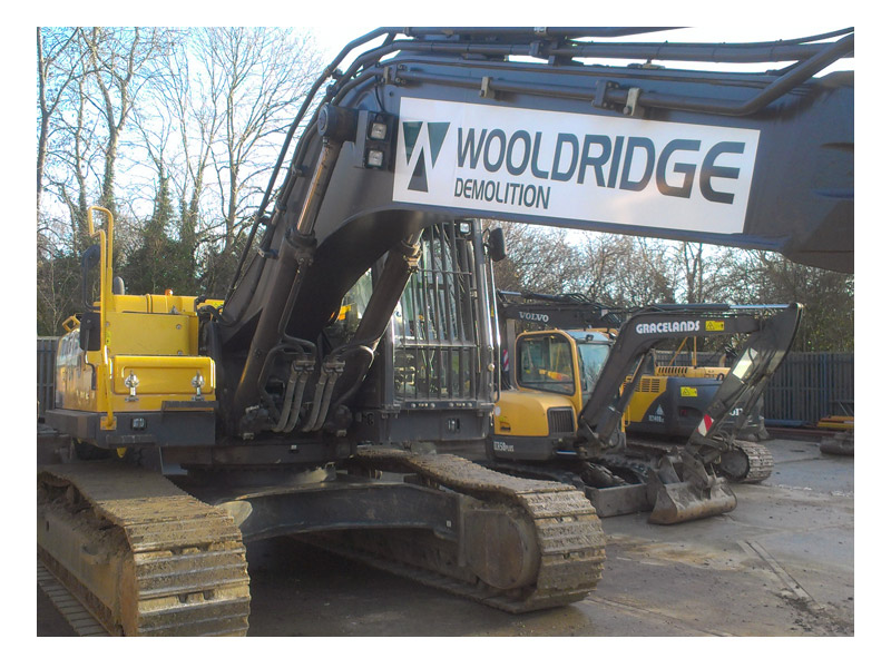 Vehicle graphics for plant machinery | SL2 Signs